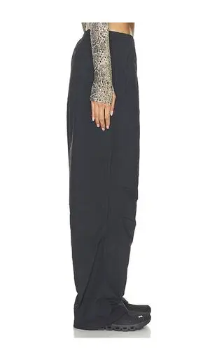 On X Zendaya Ruched Lightweight Pant