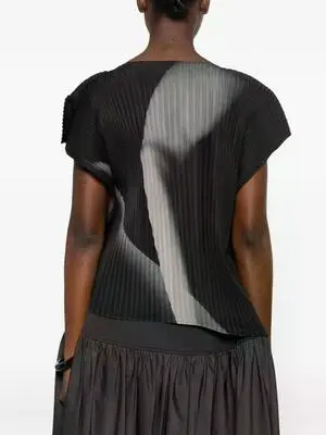 Issey Miyake Pleated Asymmetric-hem Blouse