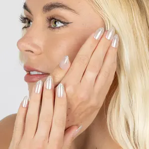 3H NAILS Screenshort Almond Press-on Nails