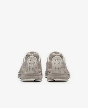Nike Zoom Streak 3 Sneakers