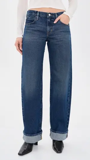 FRAME The Low Bow Jeans
