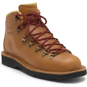 DANNER Mountain Pass Horween Leather Hiking Boot - Horween Rio