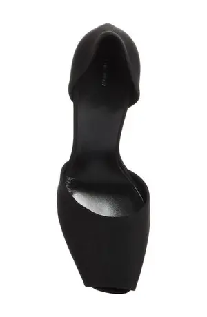 THE ROW Noor Pointed Toe D'orsay Pump - Black