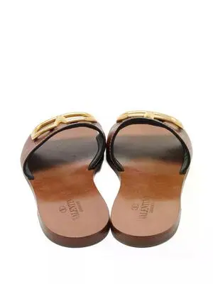 Valentino Garavani Vlogo Leather Sandals