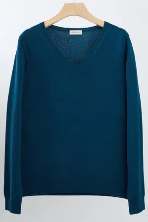 JENNIE LIU Classic V-neck Cashmere Sweater - Teal