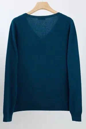 JENNIE LIU Classic V-neck Cashmere Sweater - Teal