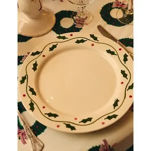 ANNA + NINA Holly Earthenware Dinner Plate