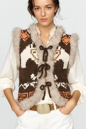 TACH Zapican Hand Knit 100% Mero Wool Sweater Vest