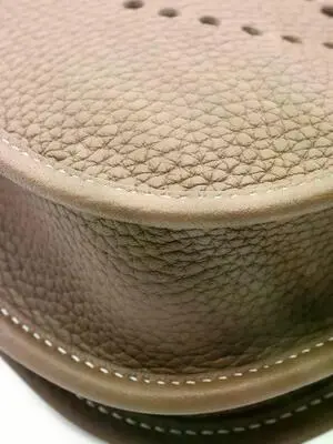Hermès 23 Evelyn Clemence Leather Crossbody Bag - Neutrals
