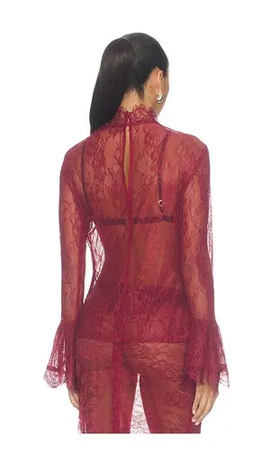 NONCHALANT LABEL Letty Lace Top In Red