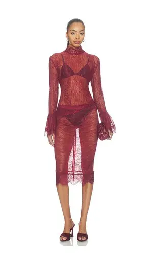 NONCHALANT LABEL Letty Lace Top In Red