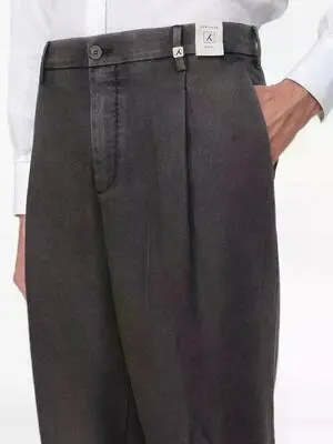 MYTHS Pleated Straight-leg Trousers