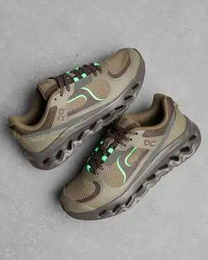 On Cloudtilt Arc Sneakers