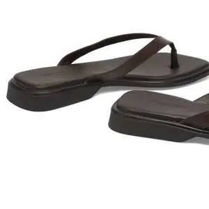 VAGABOND SHOEMAKERS Izzy Leather Flip Flops