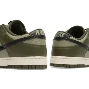 Nike Dunk Low Retro Bttys Sneakers