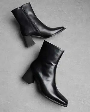 VAGABOND SHOEMAKERS Hedda Leather Ankle Boot