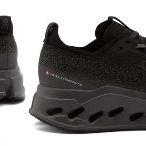 On Cloudsurfer Max Sneakers