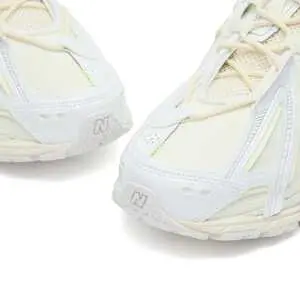 NEW BALANCE 1906a Sneakers