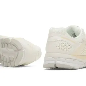 Nike Zoom Vomero Sneakers