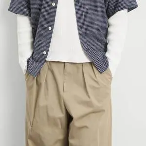 BEAMS New Wide Pleated Chino