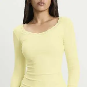 MANY MANY CLOTHES The Uma Long Sleeve Top