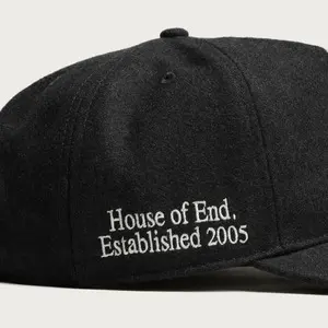 END. Monogram Hitch Lc Cap