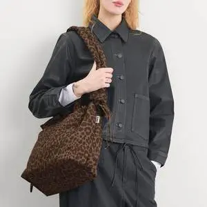 ÖLEND Ona Soft Crossbody Bag
