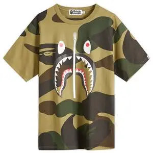 A BATHING APE Giant 1st Camo Shark T-shirt - Green