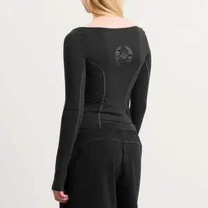 On X Fka Twigs Studio Lg Sleeve Top