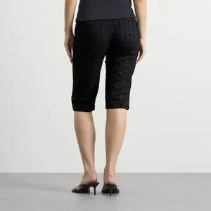 FRUITY BOOTY Broderie Capris