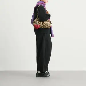 SAMO ONDOH Pocket Utility Shoulder Bag Medium