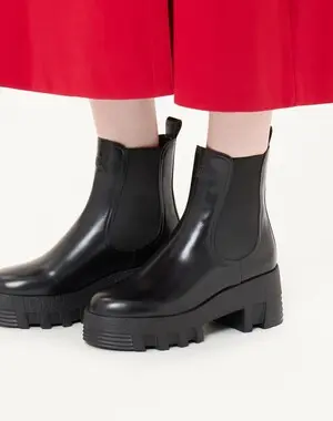 Valentino Garavani Round-toe Short Boots