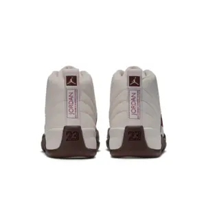 JORDAN Air Retro "fireside" Shoes - Brown