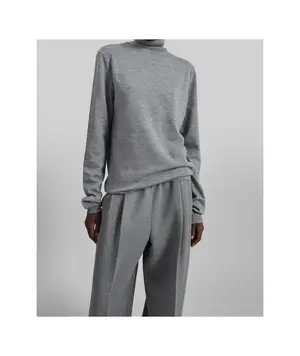 THE FRANKIE SHOP Eve Lightweight Turtleneck Sweater