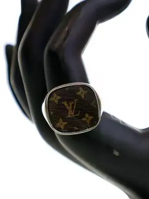 LOUIS VUITTON 2017 Brass Monogram Lock Signet Ring Costume Ring