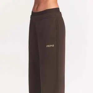 SKIMS Logo Double Waistband Pants | Deep Neutral | | Cotton Fleece