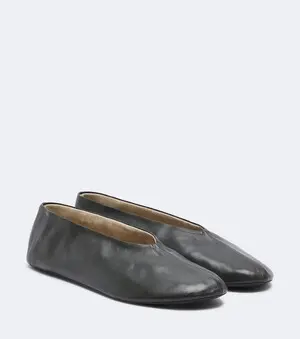 THE ROW Stella Leather Ballet Flats - Black