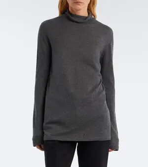 THE ROW Quadron Cashmere Sweater