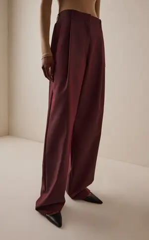 THE ROW Lowe Pleated Wool Pants - Red