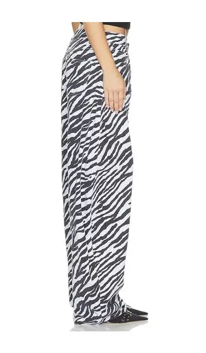 Lioness Horseshoe Jeans In Black & White