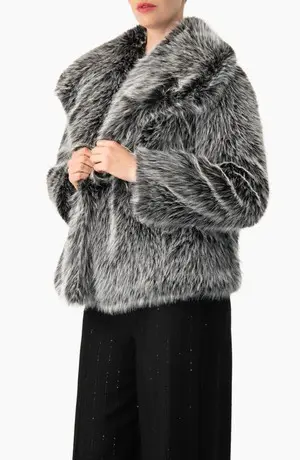 IVONNE Plush Faux Fur Cropped Coat