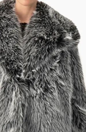 IVONNE Plush Faux Fur Cropped Coat