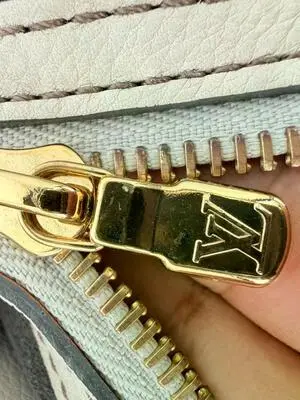 LOUIS VUITTON 2007 Monogram Mahina Xl Hobo Bag