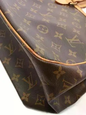 LOUIS VUITTON 2007 Batignolles Monogram Handbag