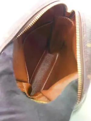 LOUIS VUITTON 2003 Amazone Monogram Crossbody Bag