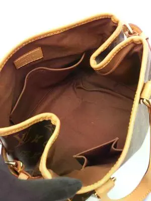 LOUIS VUITTON 2006 Batignolles Monogram Tote Bag