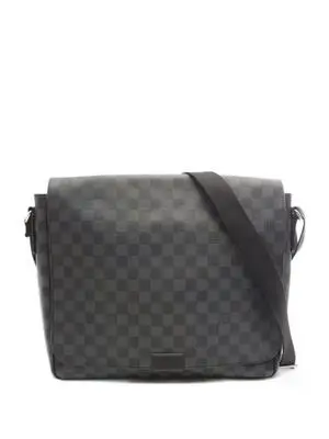 LOUIS VUITTON 2010s Mm District Damier Graphite Messenger Bag - Black