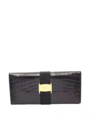 FERRAGAMO 2010s Vara Croc-embossed Wallet - Black