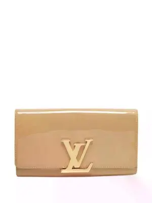 LOUIS VUITTON 2015 Louise Patent-leather Clutch Bag - Neutrals