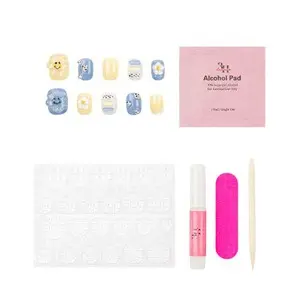 3H NAILS Daisy Dewshort Round Press-on Nails